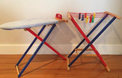 CLOTHES LINE & IRON SET